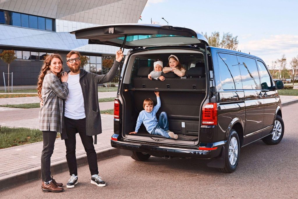 Minivans for Traveling: How to Choose the Perfect Vehicle for Your Next ...